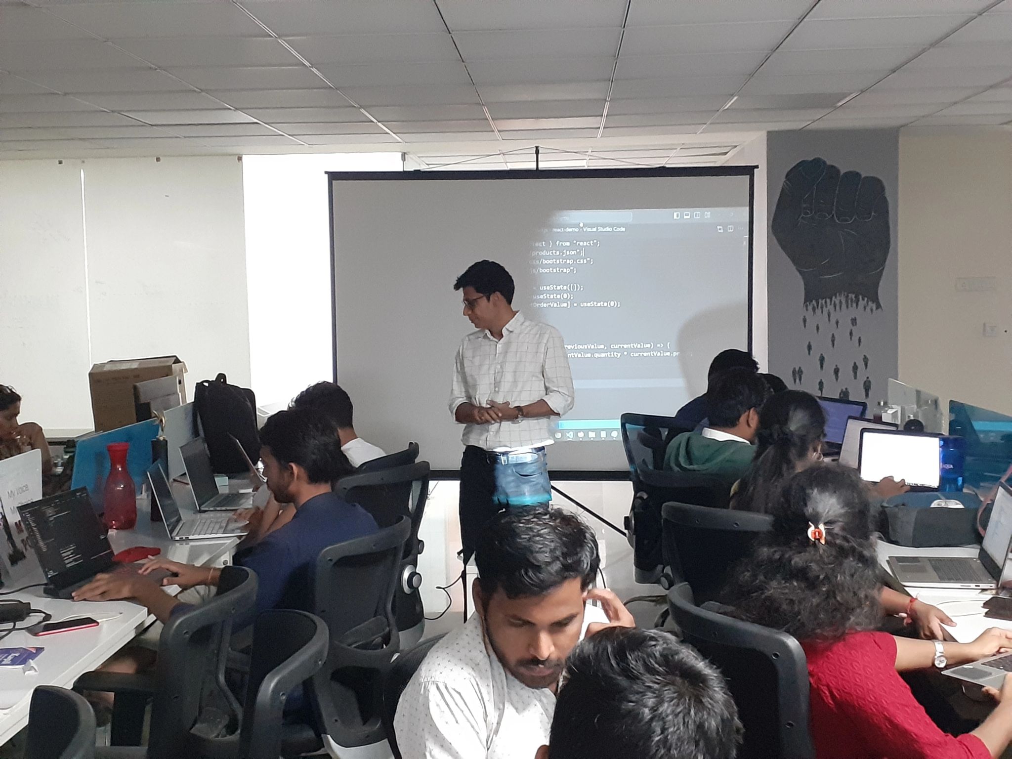Praveen Nair - MERN, Python and Java Full Stack Trainer
