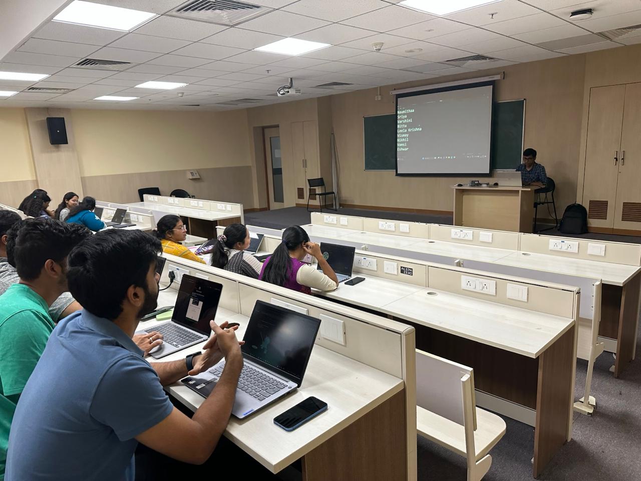 Praveen Nair - MERN, Python and Java Full Stack Trainer